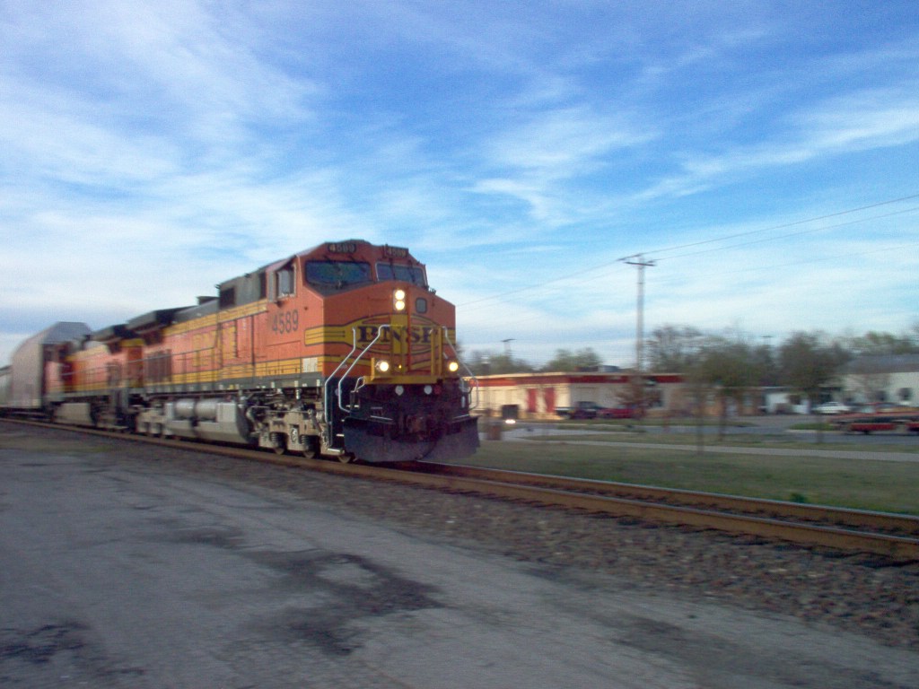 BNSF C44-9W 4589